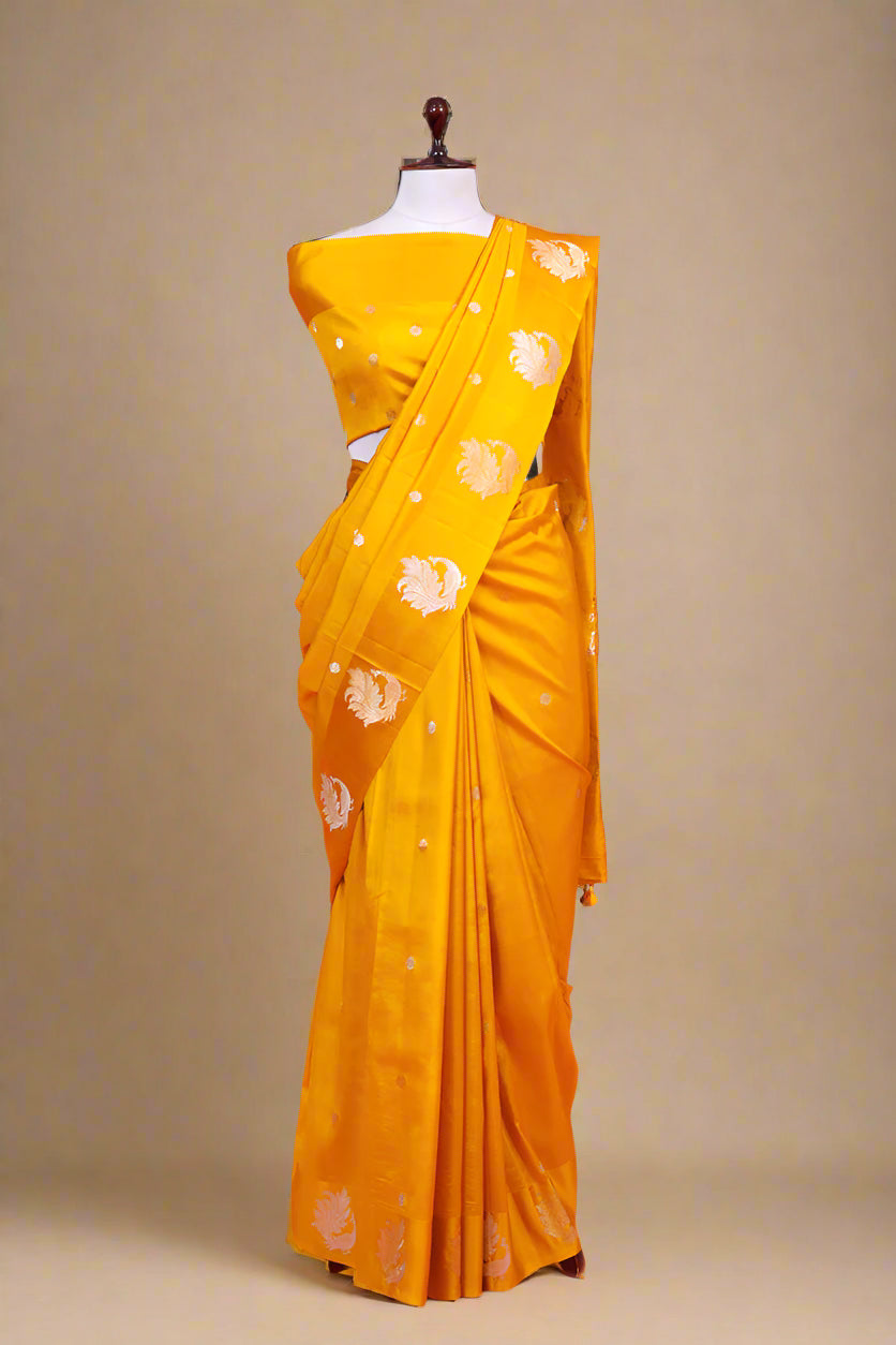 Yellow Handloom Banarasi Silk Saree With Mayur Motif for Wedding ...